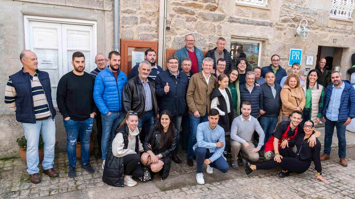 Rueda presume en Castro Caldelas de estabilidad y gestión y el PSOE le ...