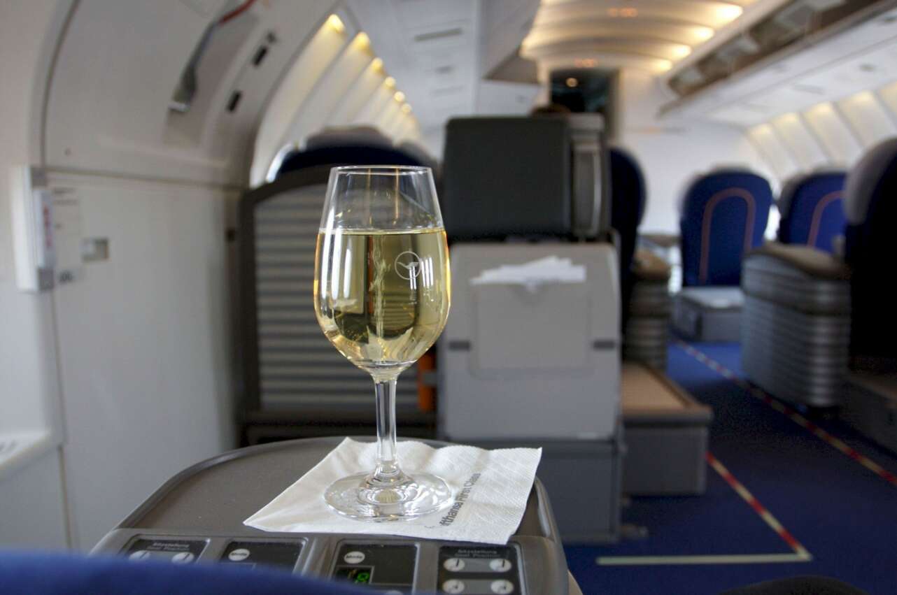 Los códigos no escritos sobre el consumo de alcohol en el avión