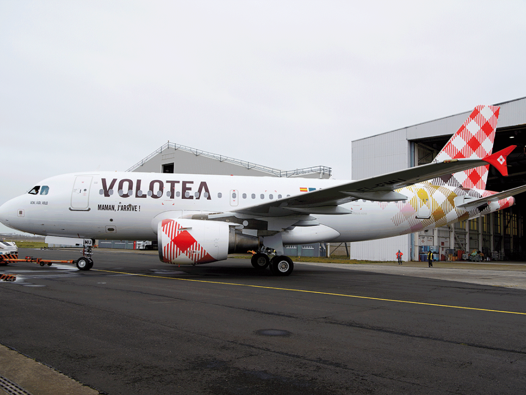 Italia saca tarjeta amarilla a Volotea