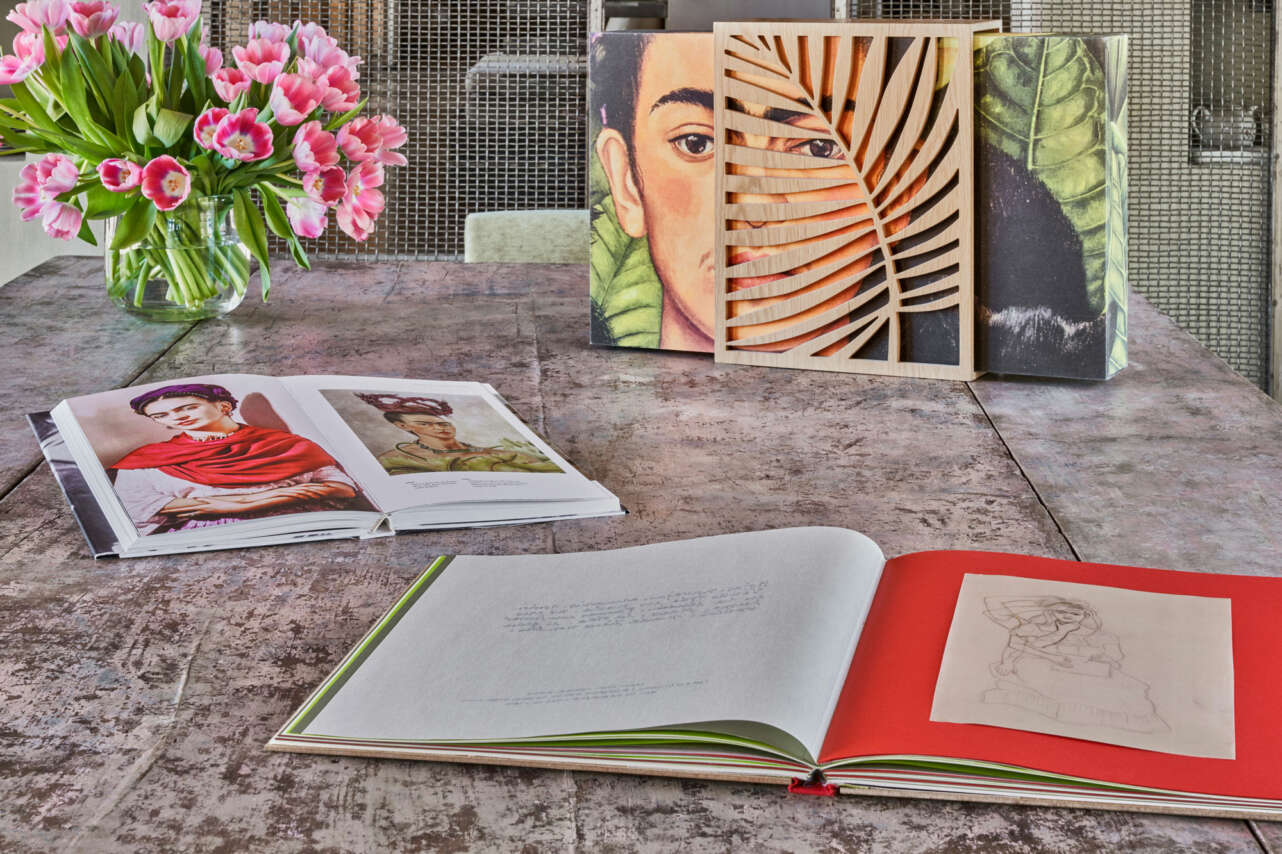 Libro-arte sobre la vida y obra de Frida Kahlo