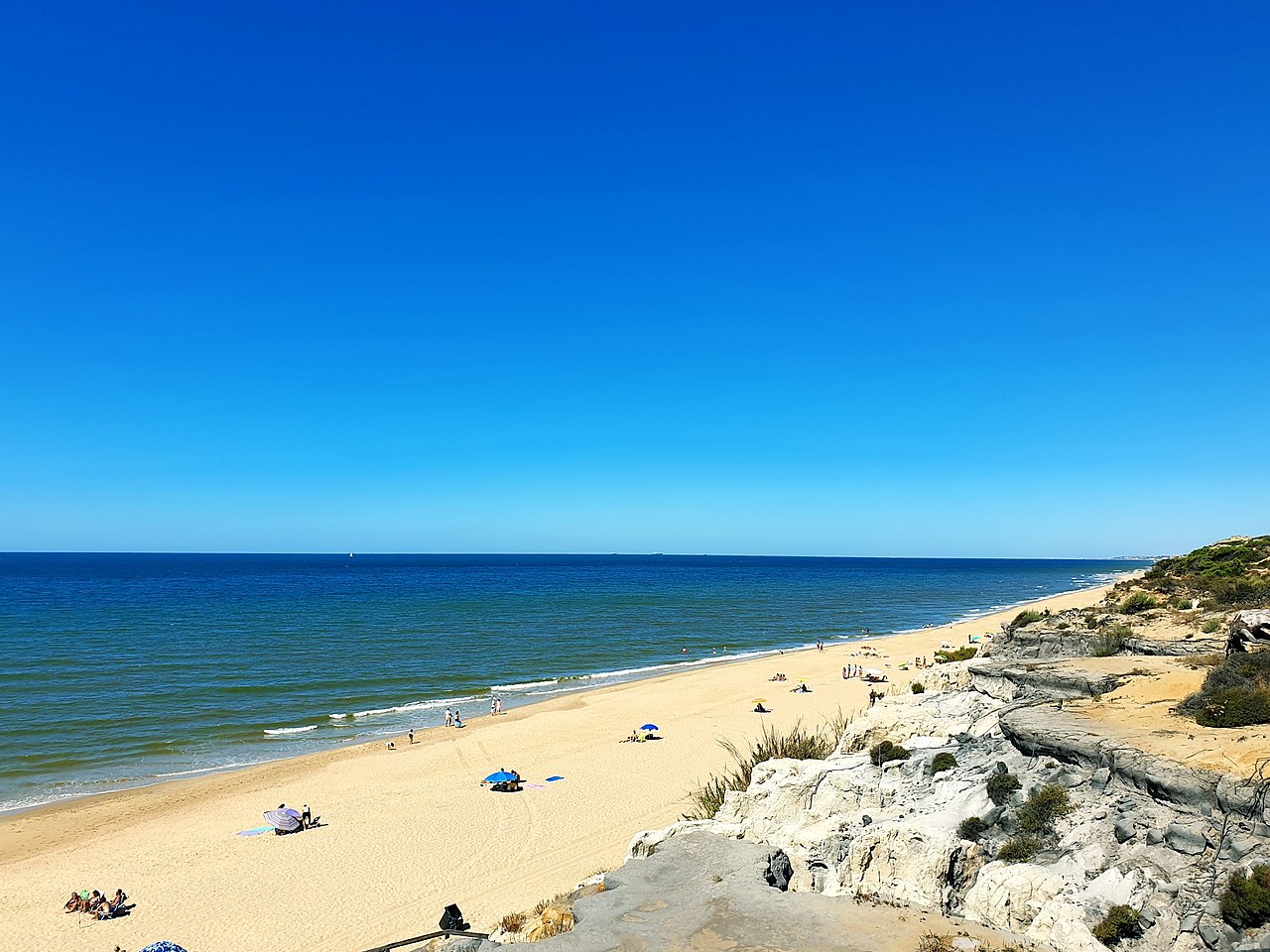 Las mejores playas de Huelva para un verano entre arena dorada y paseos ...