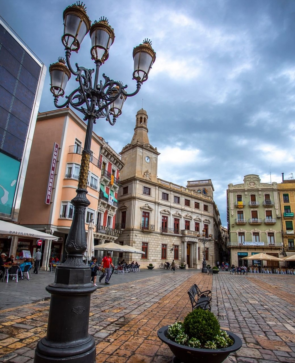 Reus: pistas para descubrirla (y saborearla)