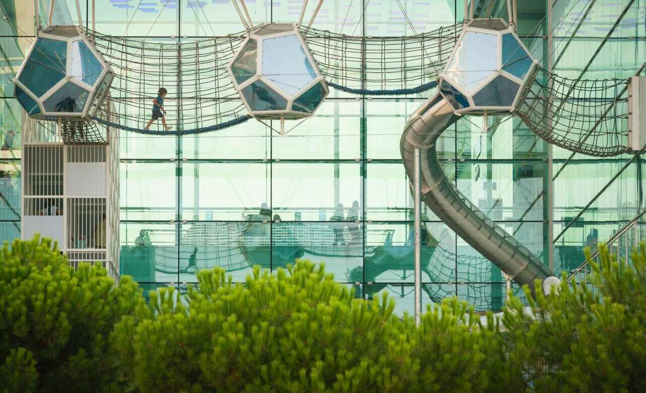 Usera, mucho más que el Chinatown madrileño