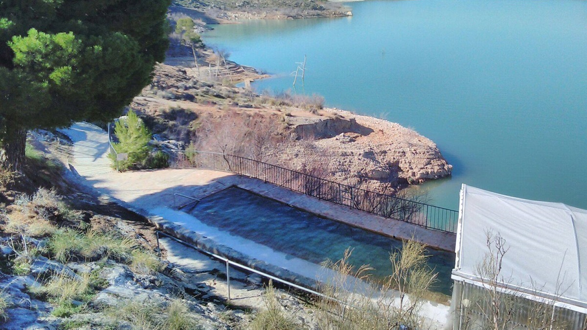 La poza termal natural de Zújar: un tesoro de Granada con propiedades ...