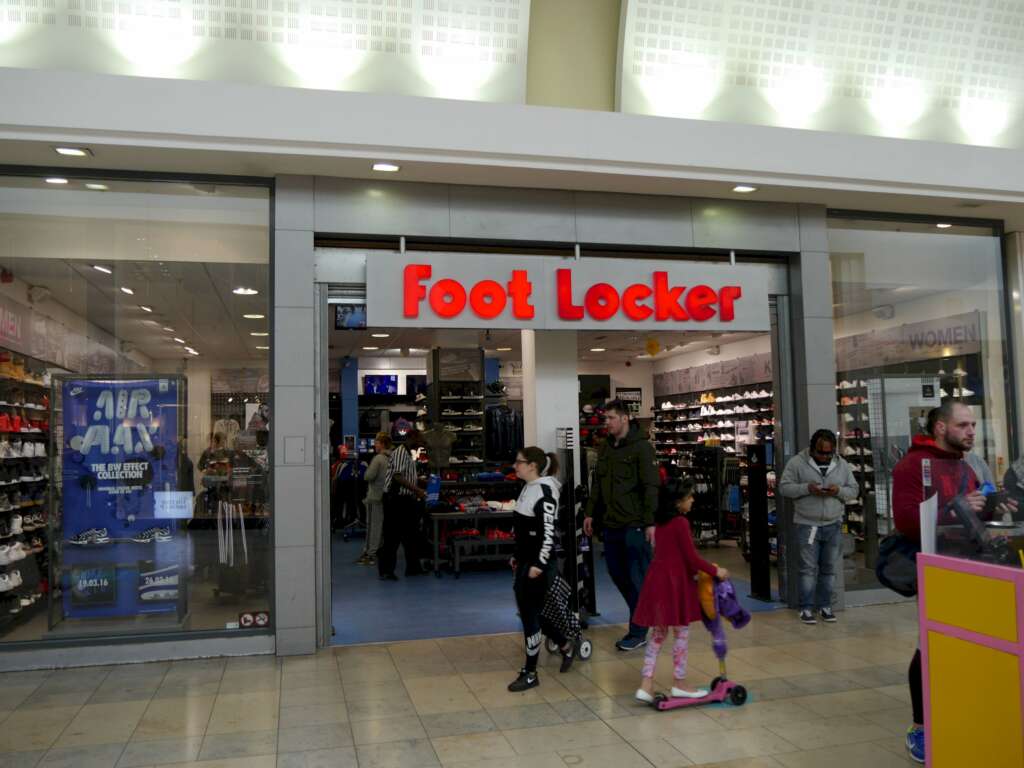 Hecatombe comercial: cierre masivo de tiendas Gap y Foot Locker