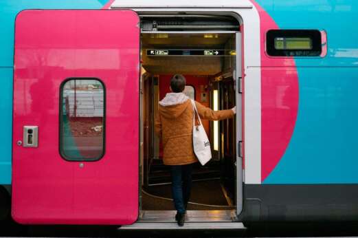 Renfe, Ouigo e Iryo se enfrentan a los precios récord de la luz con las manos atadas