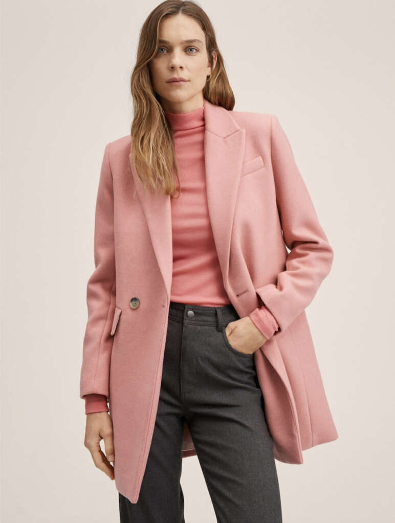 Color rosa, largo perfecto y versátil, así es el abrigo de Mango que ...