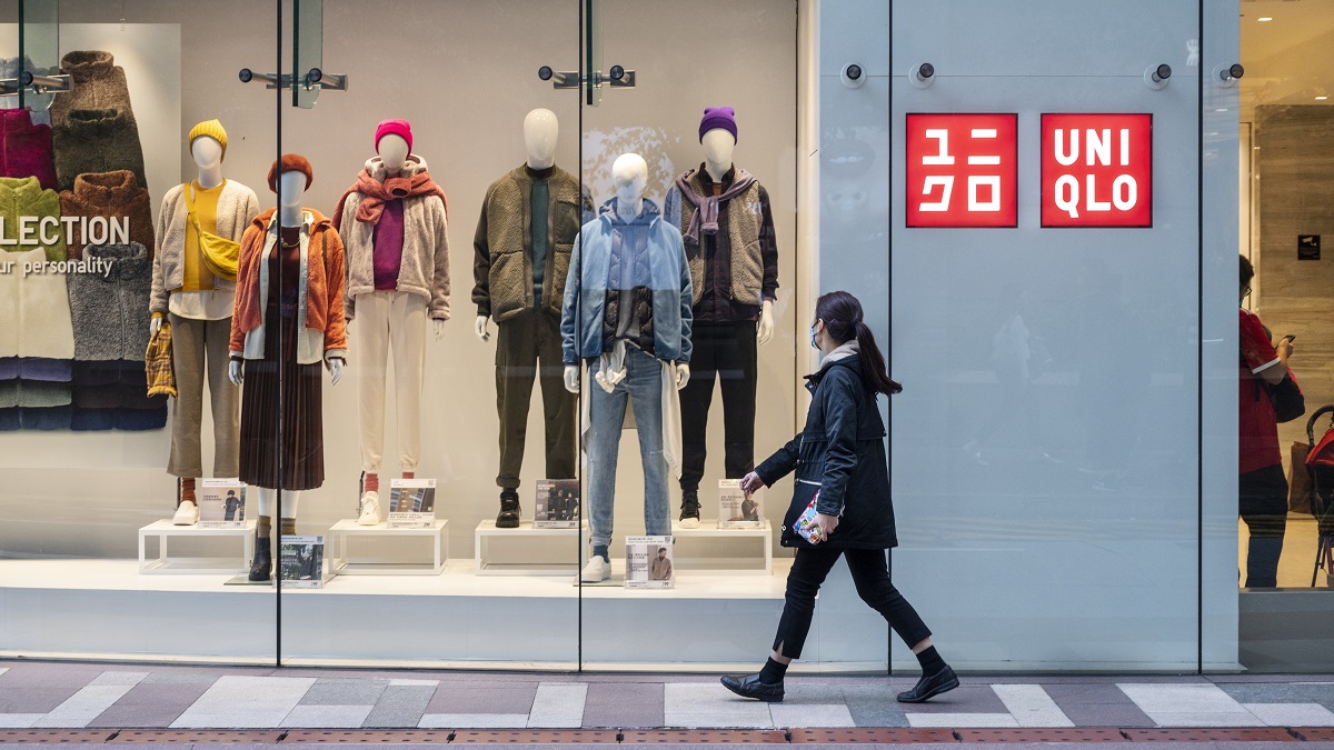 La blusa de Uniqlo para mujer inspirada en la cultura tradicional del mar