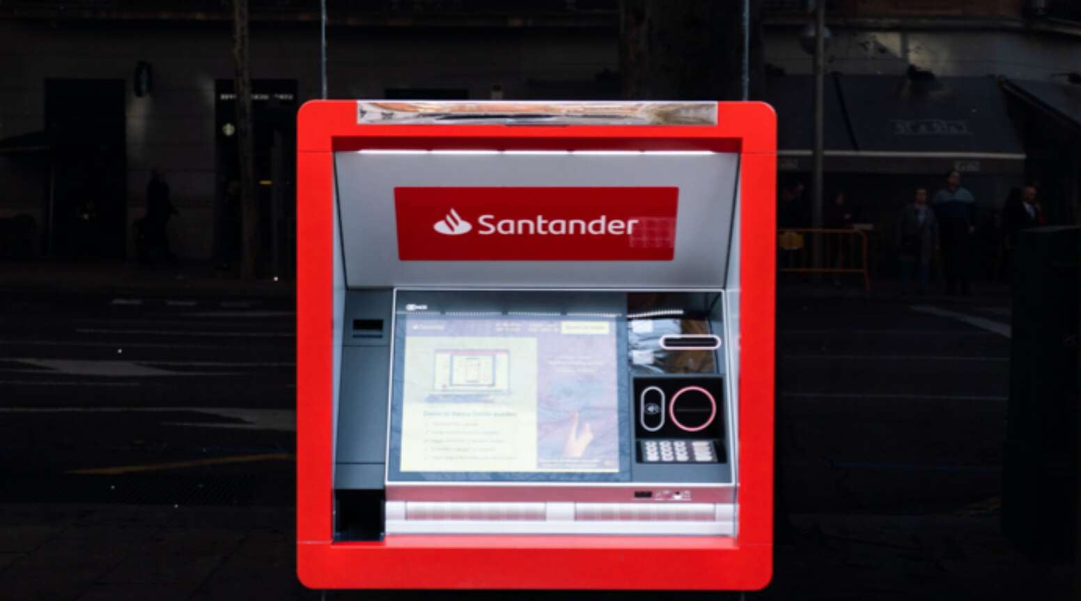 El Banco Santander cambia por completo la forma de sacar dinero