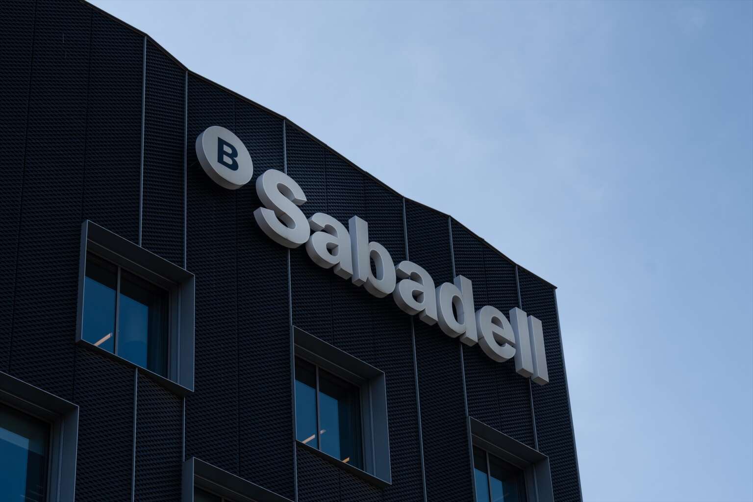 El Banco Sabadell lanza un nuevo servicio que convence a miles de clientes